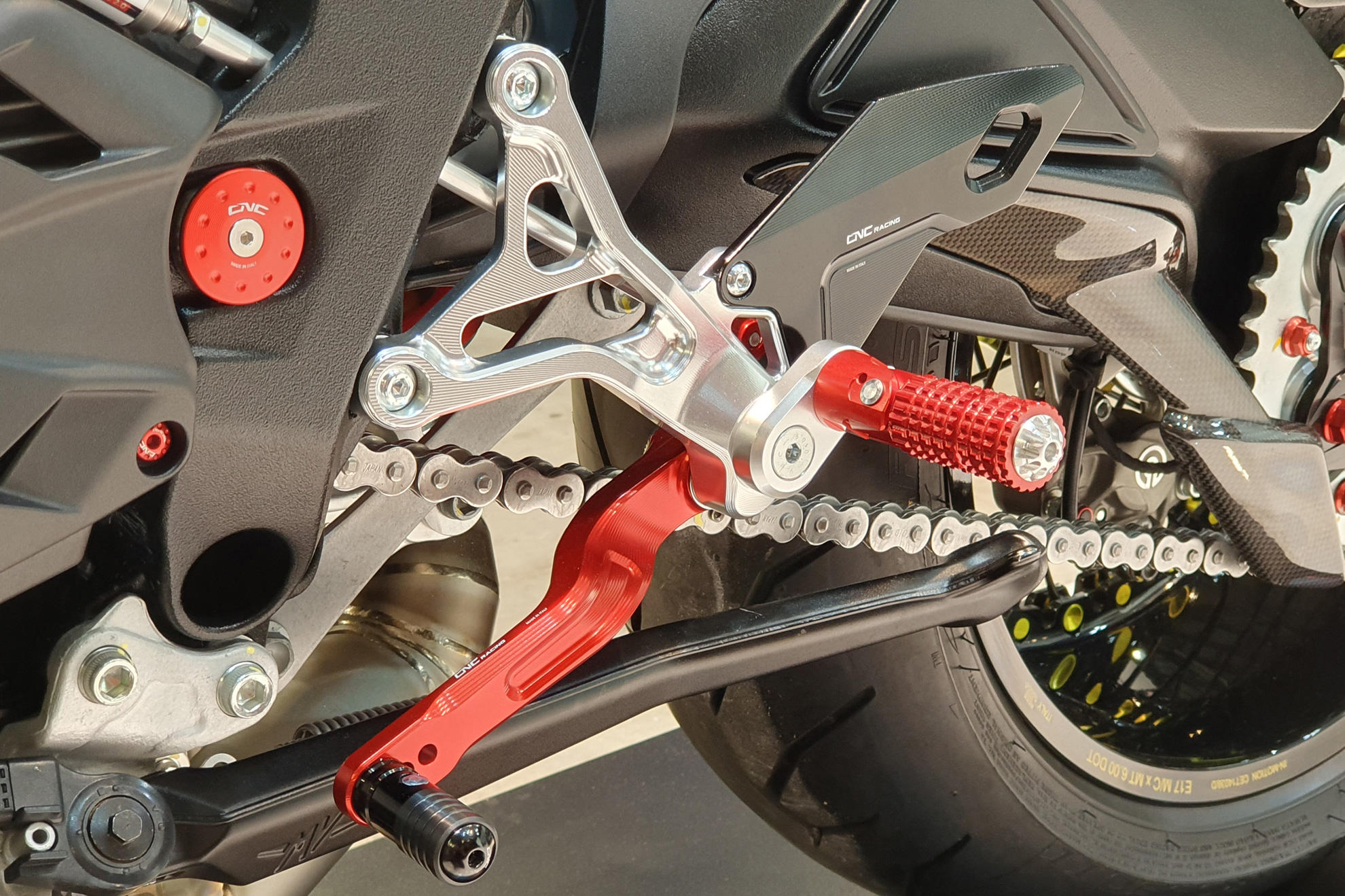 Adjustable rear sets MV Agusta | Cnc Racing