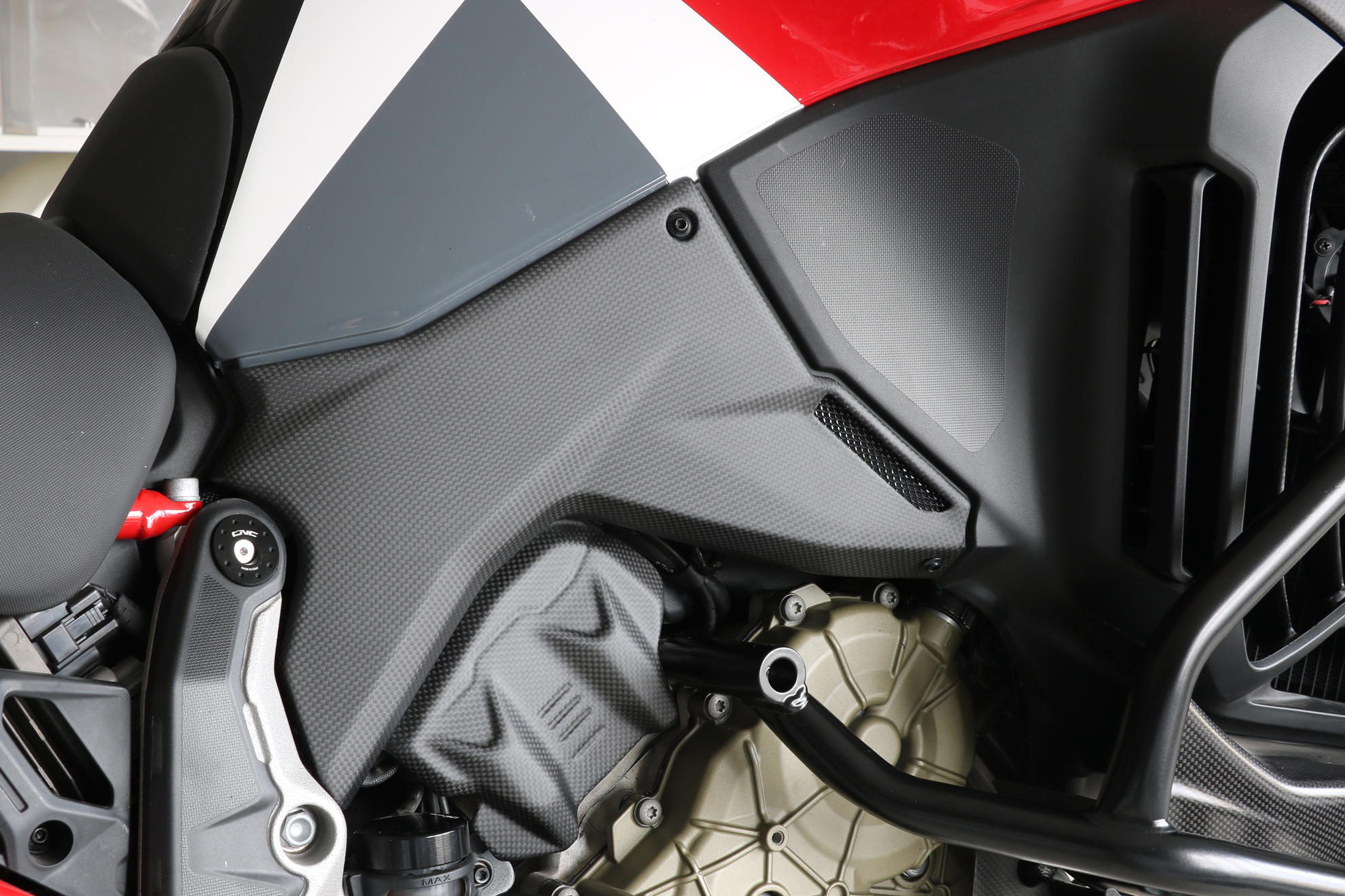 Engine side covers Ducati Multistrada V4 - Carbon | Cnc Racing