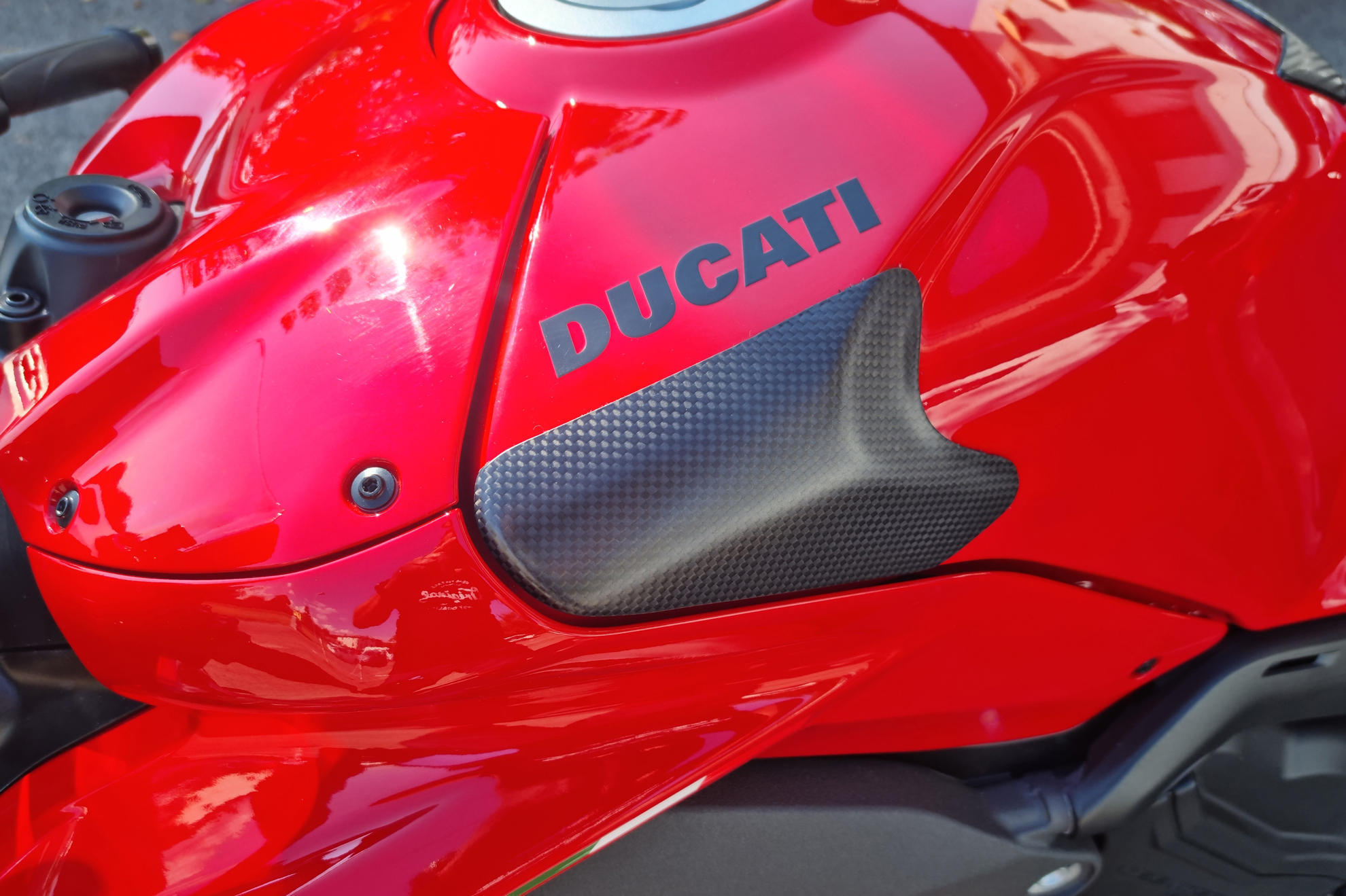 Fuel tank slider Carbon/Kevlar | Cnc Racing