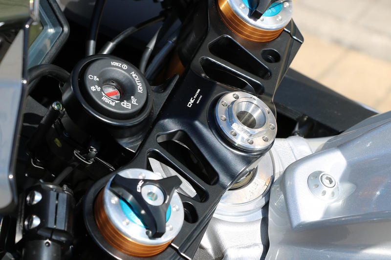 Triple clamps Aprilia RSV4 - Top Yoke | Cnc Racing