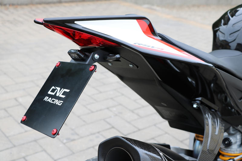 Adjustable license plate Aprilia | Cnc Racing
